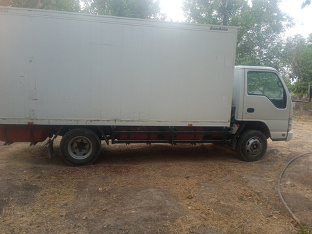 Isuzu sotiladi radnoy