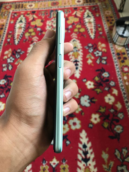 Samsung a22 64g ideal xolatda yangidek
