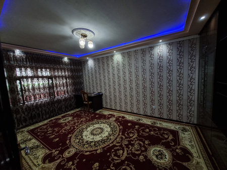 Продается 3/4/4, 77 серия, улучшенная, балкон 2×6.  Чайхана Салом.
