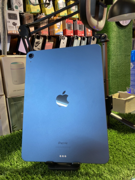 Ipad air 5 th Generation 64 GB wfi