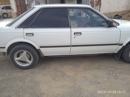 Nissan blubird 1984 yil