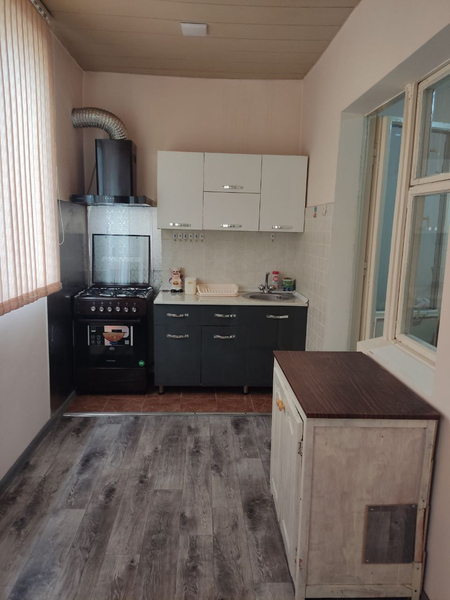 Srochna arenda kvartira sergeli 8a 2/2/9
