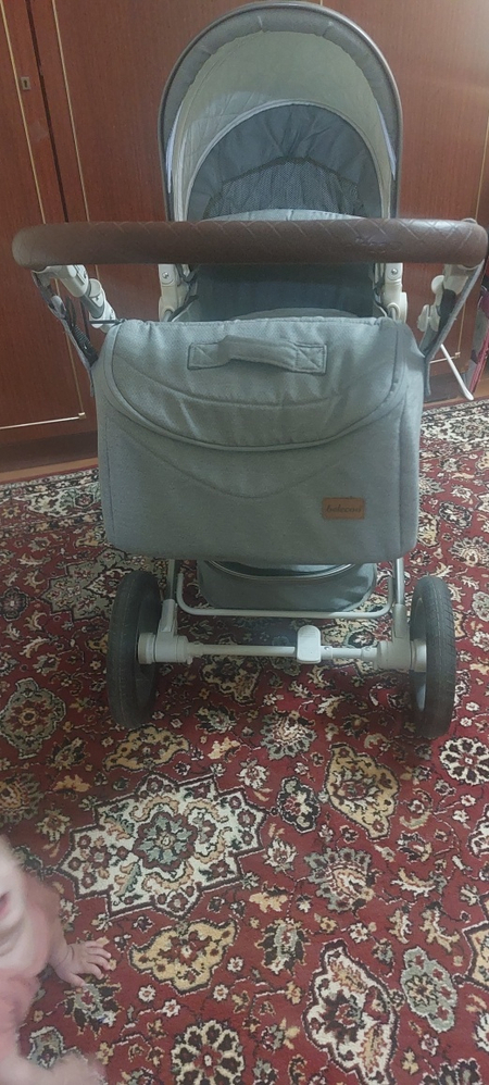Bolalar aravasi sotiladi