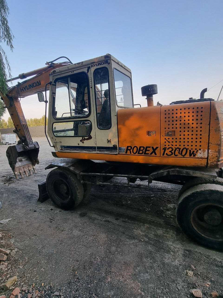 Экскаватор HYUNDAI ROBEX 1300W