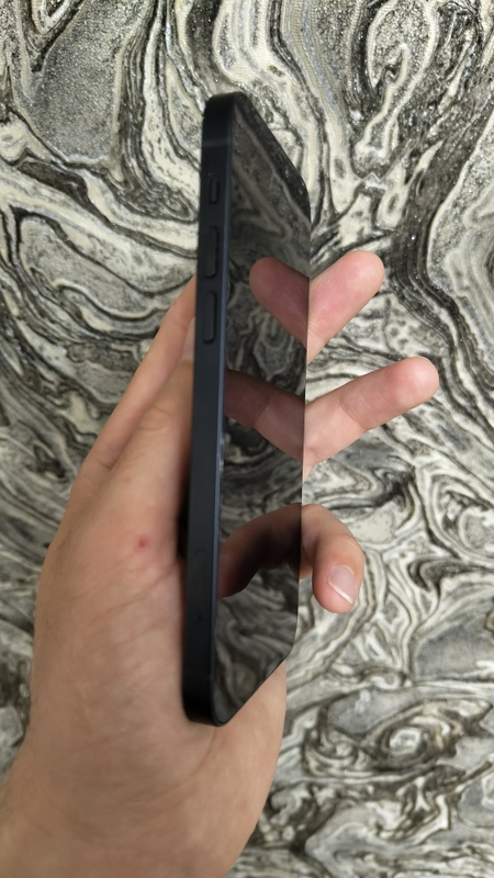 Продам iPhone 12