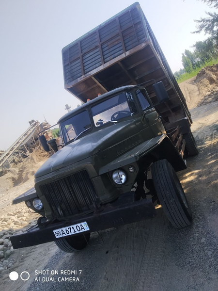 Ural zil naqtga sotiladi