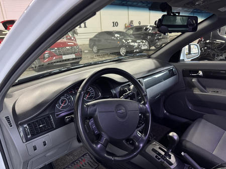 Chevrolet Gentra , Elegant plus