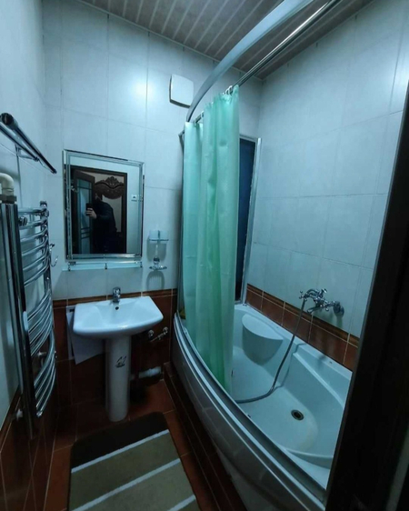 Ойбек метро 2х комнатная 600$