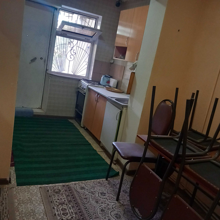 Buxoro kanechkada qizlarga kvartira bor 2ta qiz kerak