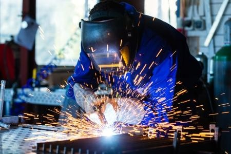 Сварщик Сварочные работы, услуги сварщика, крыши, навесы, козырьки.