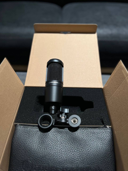 Микрофон Audio-Technica AT2020