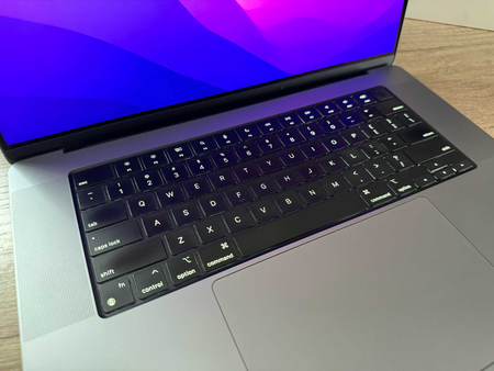 MacBook Pro 16.2, M1 Max, 10-Core, 32-Core GPU, 64GB RAM, 1 TB SSD