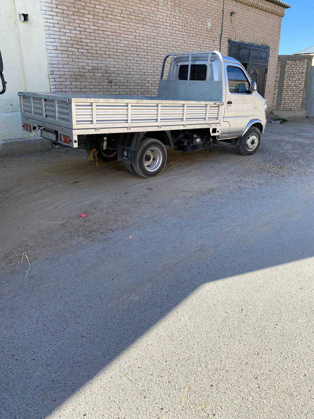 Dongfeng сотилади