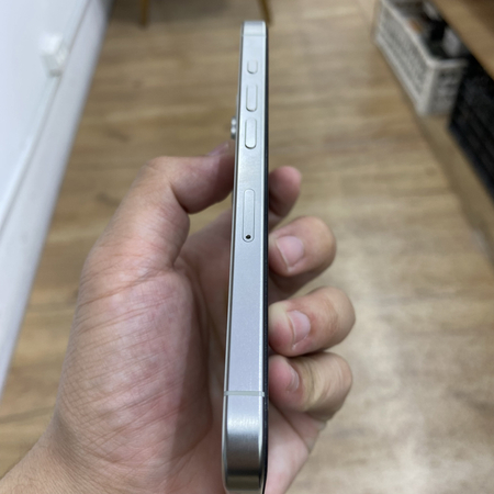 15 Pro 128gb White Titan  100% ZA/A  Apple Expert