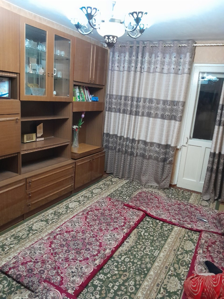 Srochna 2 xonali kvartira sotiladi yoki xovlga barter qilamiza  2 etaj