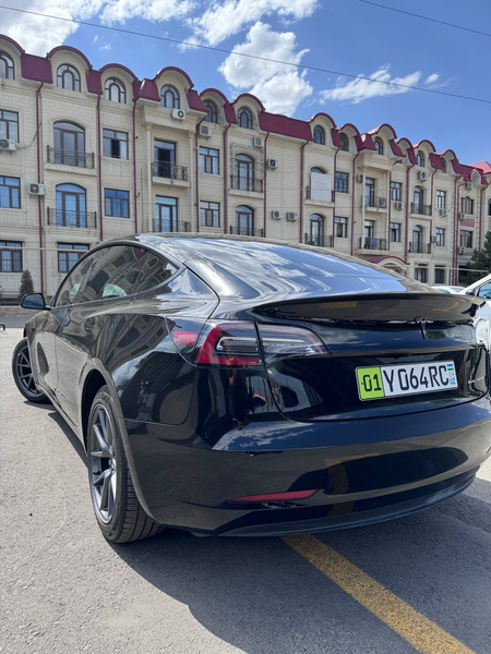 Tesla model 3 dual mator long range