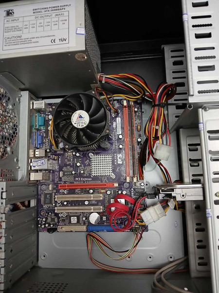 DDR2 kompyuter sotiladi (komplekt)
