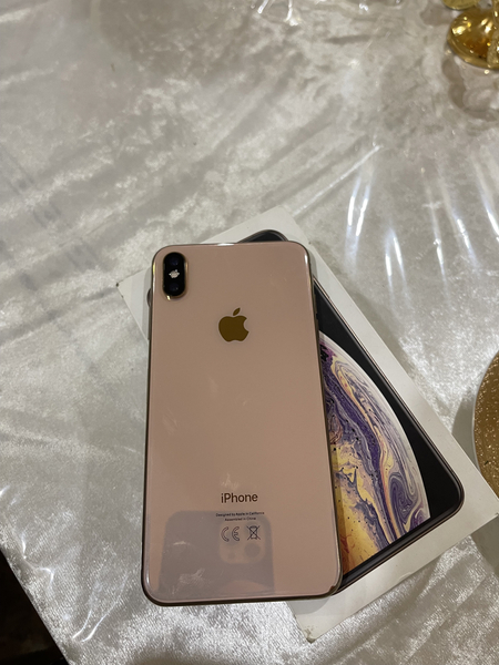 Xs Max B/U yaxw iwlatlgan ayol kwi LLA useleniy