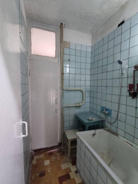 Срочно продается на Авиасозлар-4 (1в2/2/4 сред ремонт балкон 1.5х3)