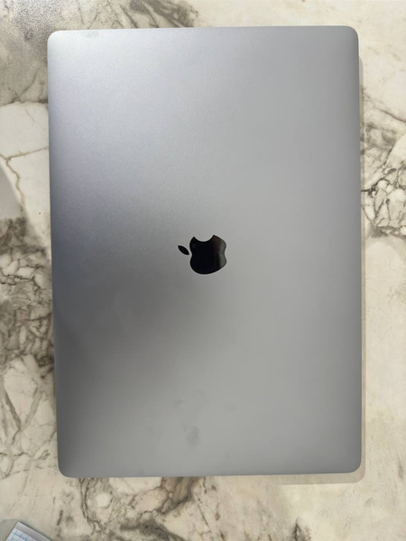 MacBook pro 2019 16 Core i7 16/512 ideal