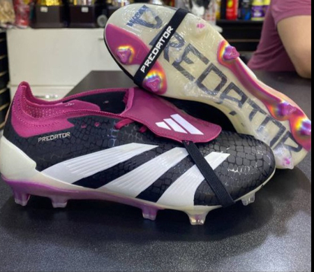 Футбольные бутсы Adidas predator