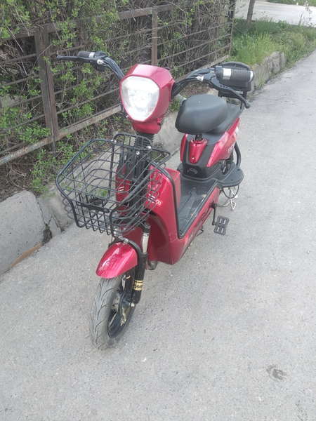 Yangi minilmagan skuter