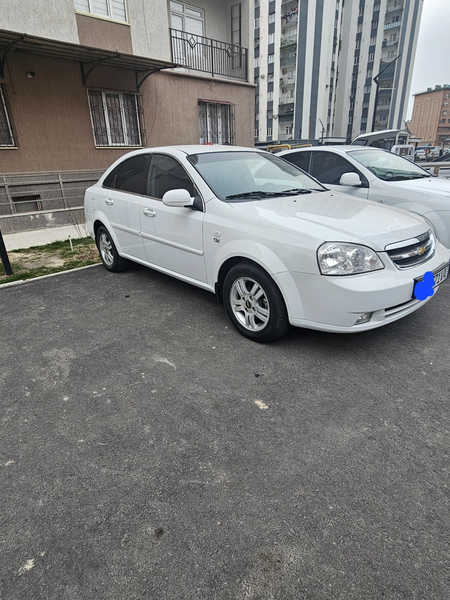 Продаю свою Chevrolet Lacetti 2010 года
