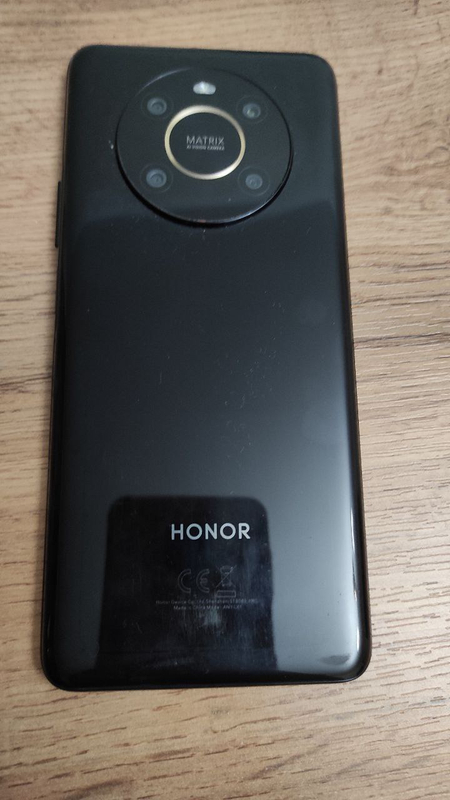 Продам телефон xonor x9