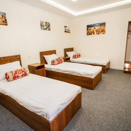 Hotel Mahala,Samarqand registon orqasiga.
