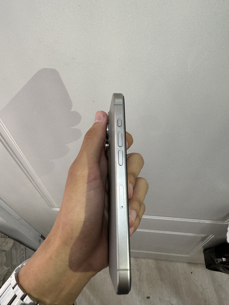 Iphone 15 pro 2 ta simkartali