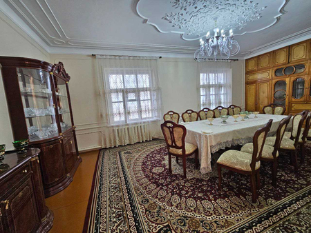 Бизнес Учун Сергели.Юкори Дархон махаллада. 5сотих 9хонали уй сотаман