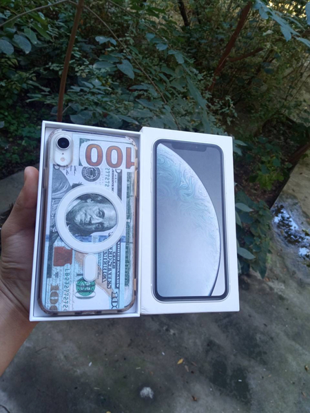 Iphone Xr kar dak bor