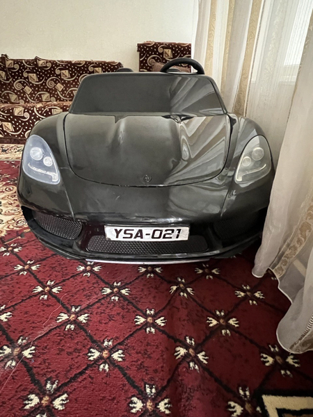 Mercedes Benz и Porch десткая машина