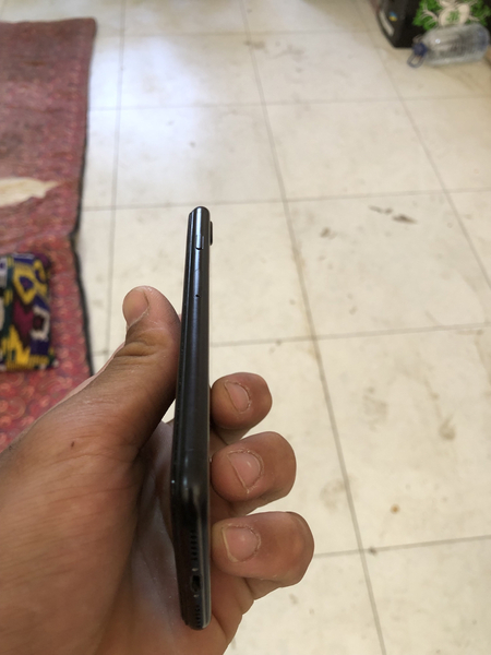 Assalom alekom iphone se 64 gb sotiladi srochna