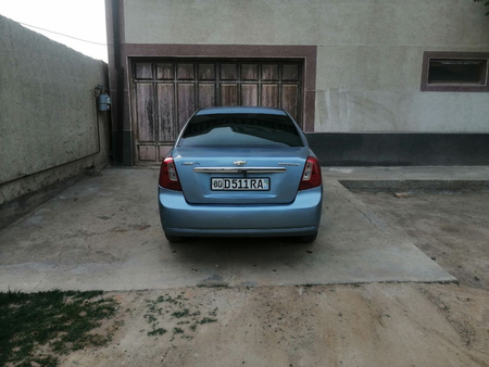 Ласетти 1.8 сотилади
