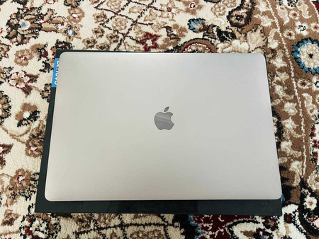 Macbook pro 15 inch 2016 16/256 GB SROCHNA