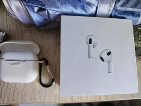 Продаются Apple airpods 3