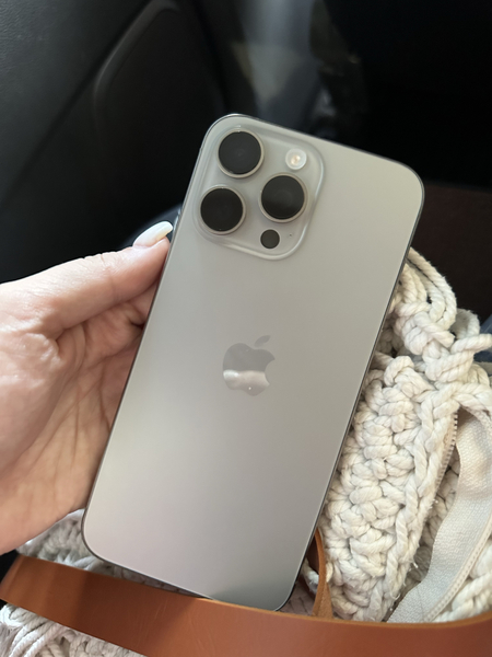 Срочно продается iPhone 15 Pro Max 1Tb
