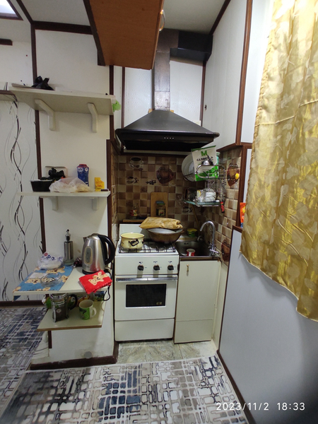БИЙ ( М.Гоьрки ) 1*2*5 Балкон 2*3 ор-т: Между Чехана салом и Саёхат )