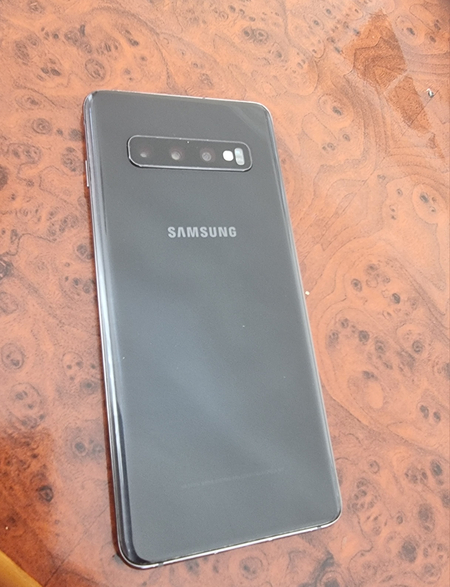 Продаю Samsung s 10