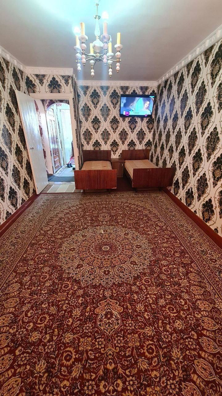 Студент кизларга ёки оилага ижарага берилади