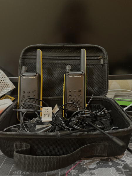 Продам рации Motorola T82