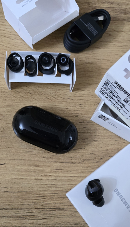 Samsung galaxy buds + Black edition