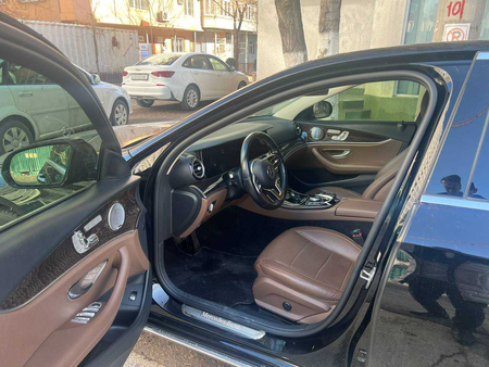 Mercedes-Benz 2019г.черный