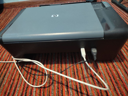 PRINTER SOTILADI.     HP Deskjet F2423.