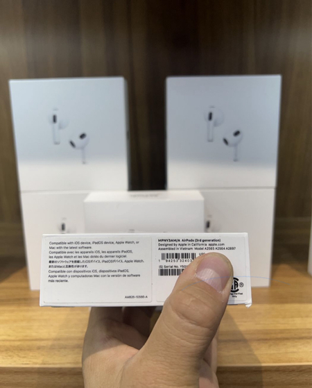 AirPods 3 lux.