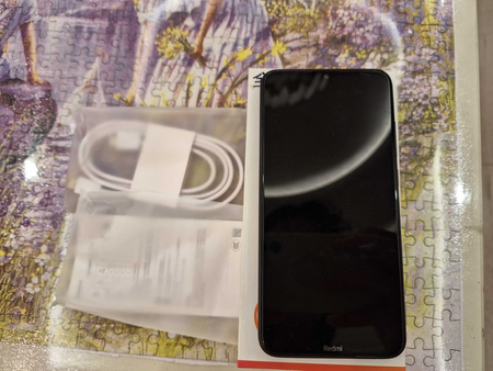 Xiaomi Redmi 8 4/64GB (черный/qora)