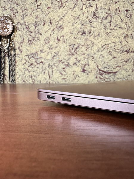 MacBook air 2018 vashe suv tekin narxga