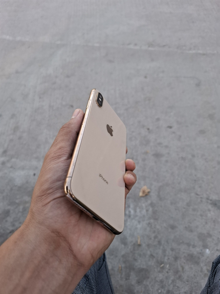 iPhone XS max 256G sotiladi xolati zo'r