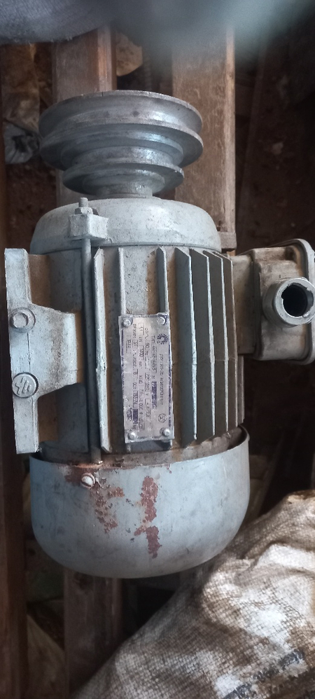 Elktr motor sotiladi